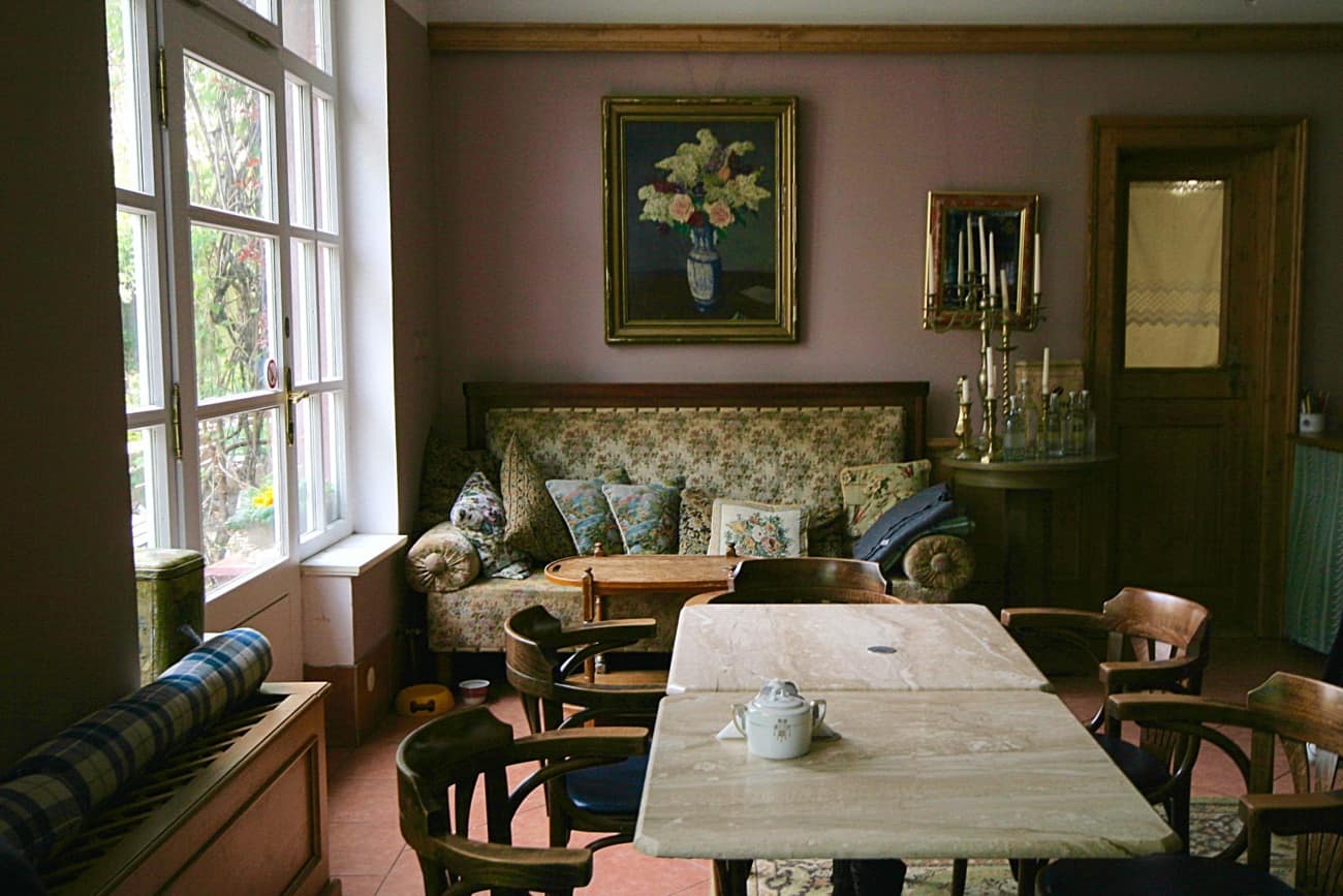 Coffee and Brunch in Prague’s Letna District - European Coffee Trip