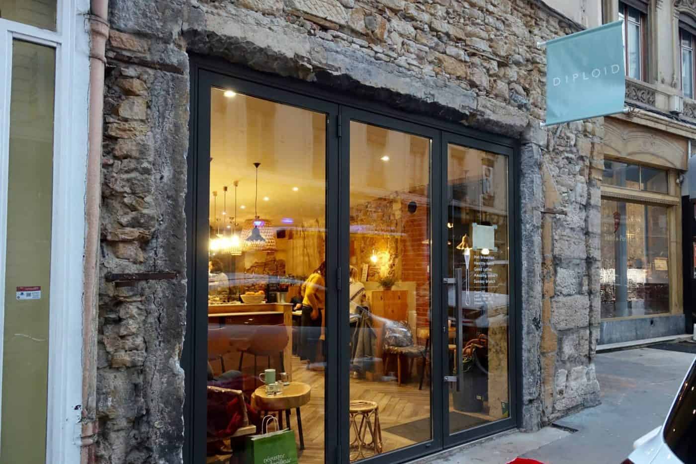 Lyon’s Coffee Shops for Lunch and Work - European Coffee Trip