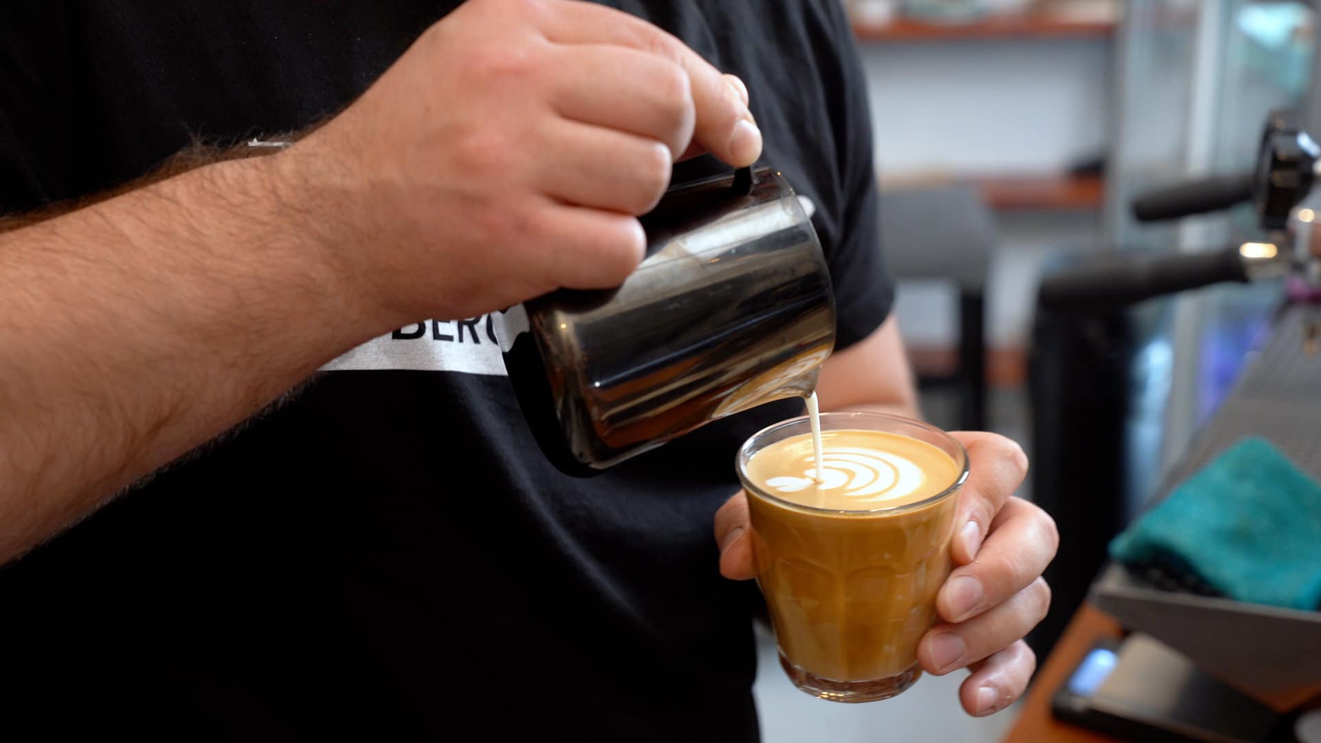 How To Order at a Specialty Coffee Shop - European Coffee Trip