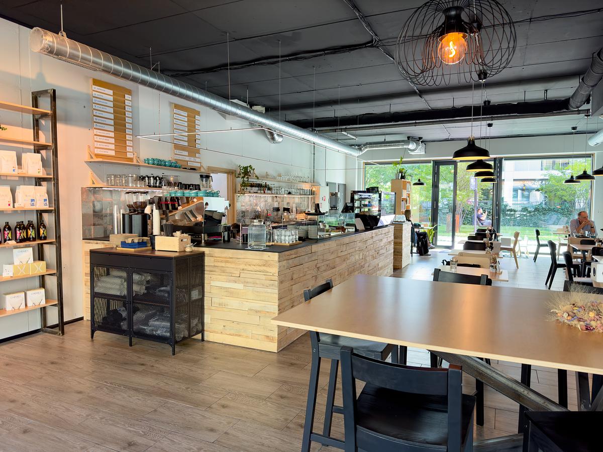 Triple Five new spot - Bratislava, Slovakia | European Coffee Trip