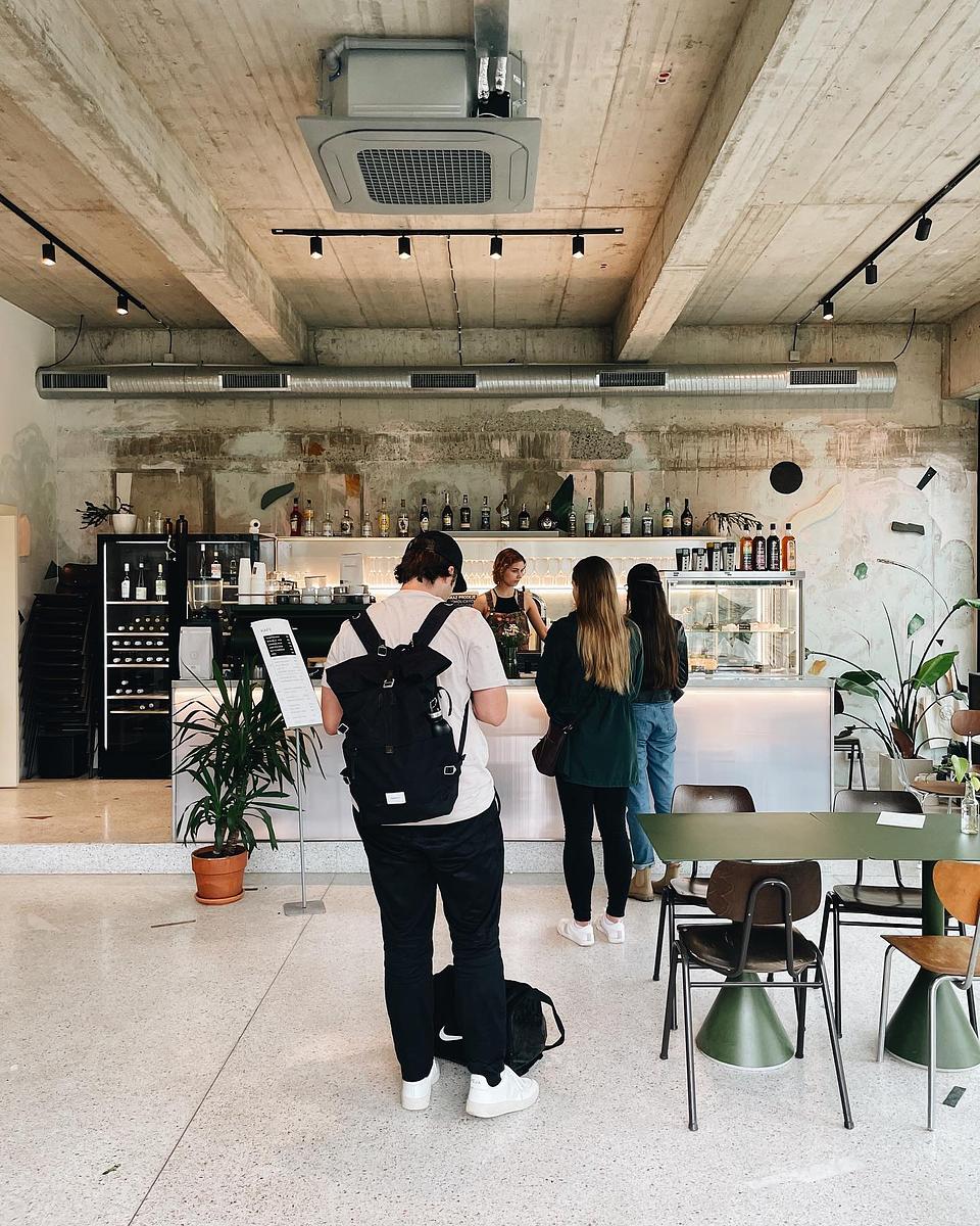 Ye’s kafe | wine - Prague, Czech Republic | European Coffee Trip