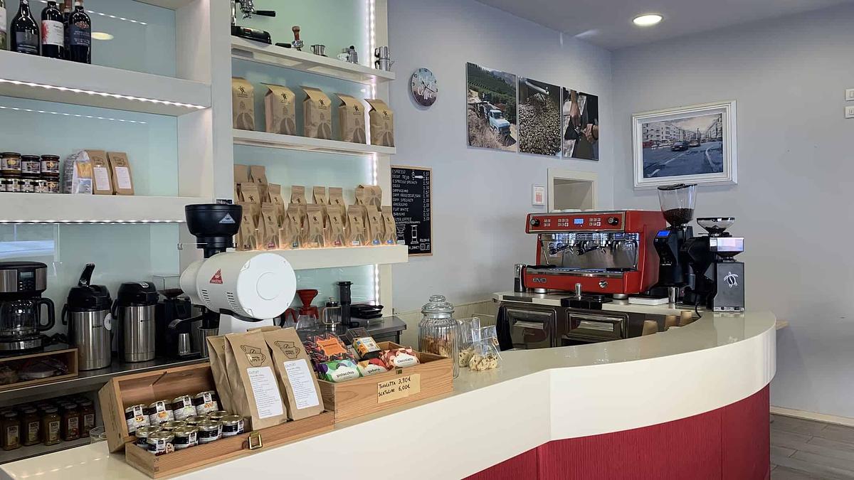 CAFFETTERIA EMMETI - Florence, Italy | European Coffee Trip