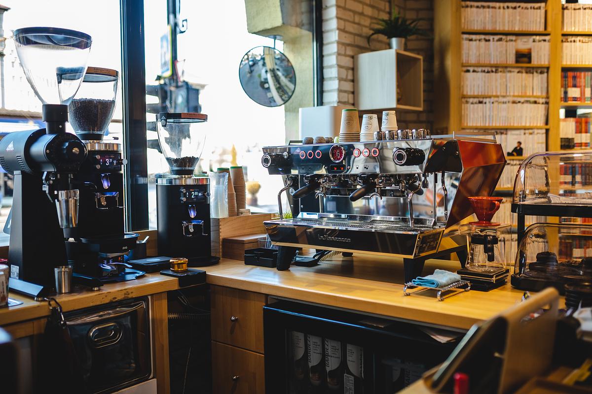 Fragilistic Coffee Shop - Targoviste, Romania | European Coffee Trip